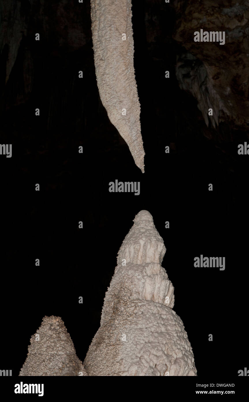 Horizontal caverns hi-res stock photography and images - Alamy