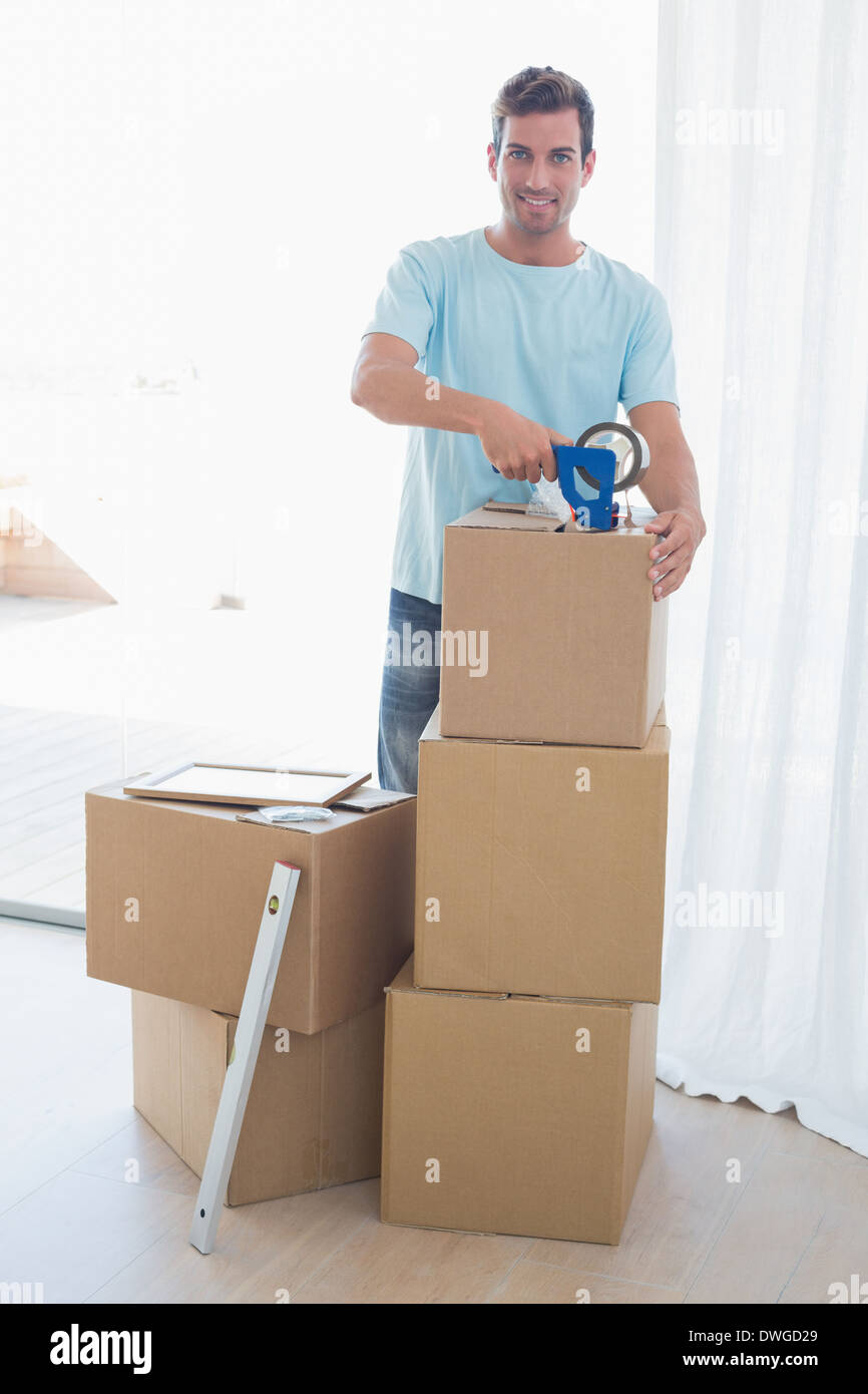 Man cardboard boxes hi-res stock photography and images - Alamy