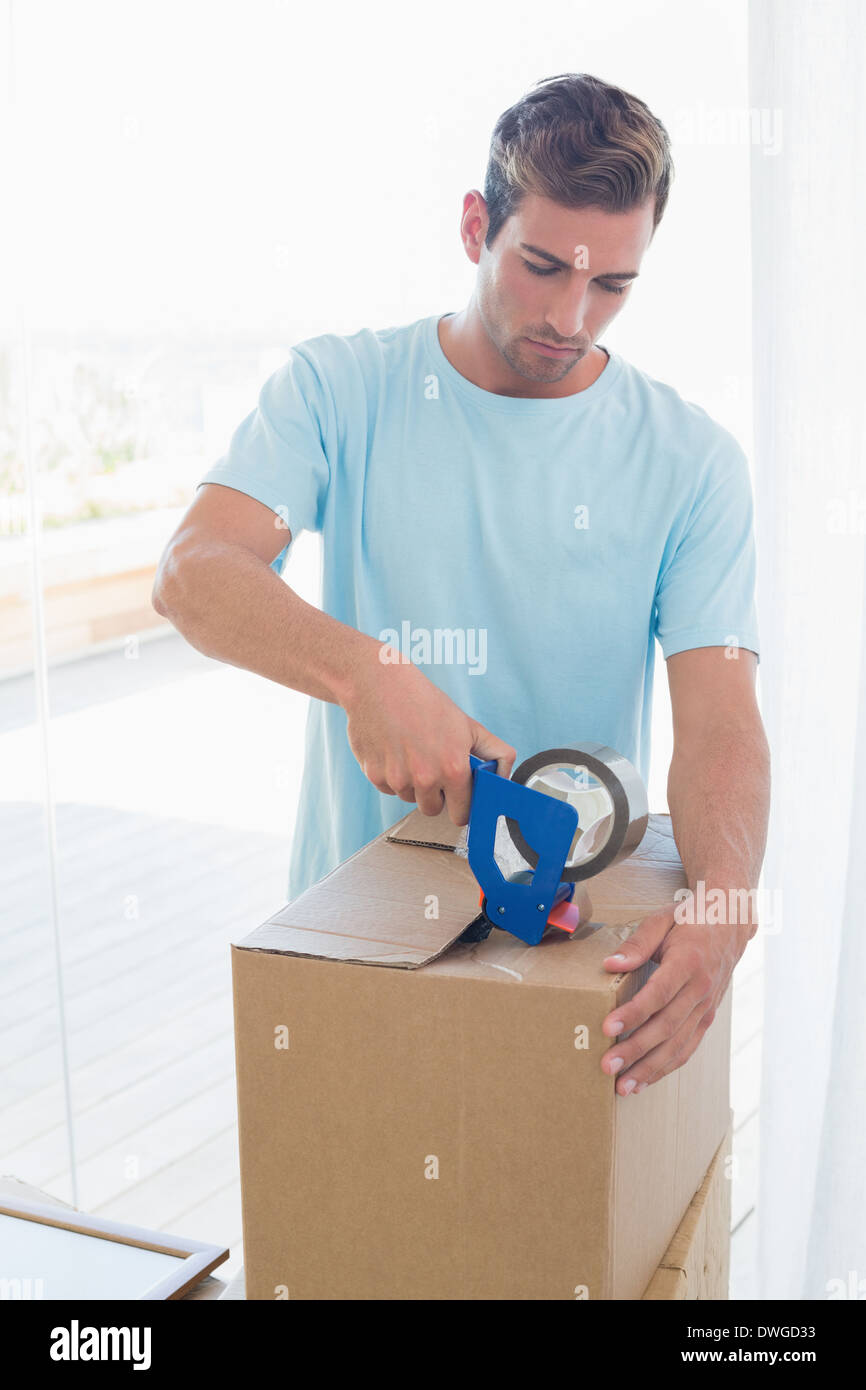 Man cardboard boxes hi-res stock photography and images - Alamy