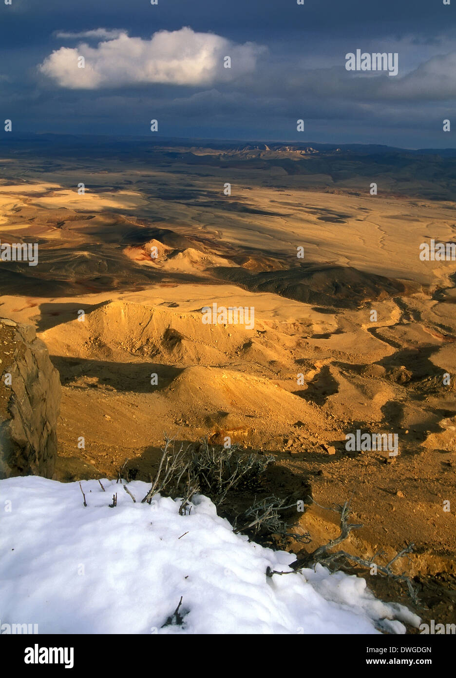 Ramon crater hi-res stock photography and images - Alamy