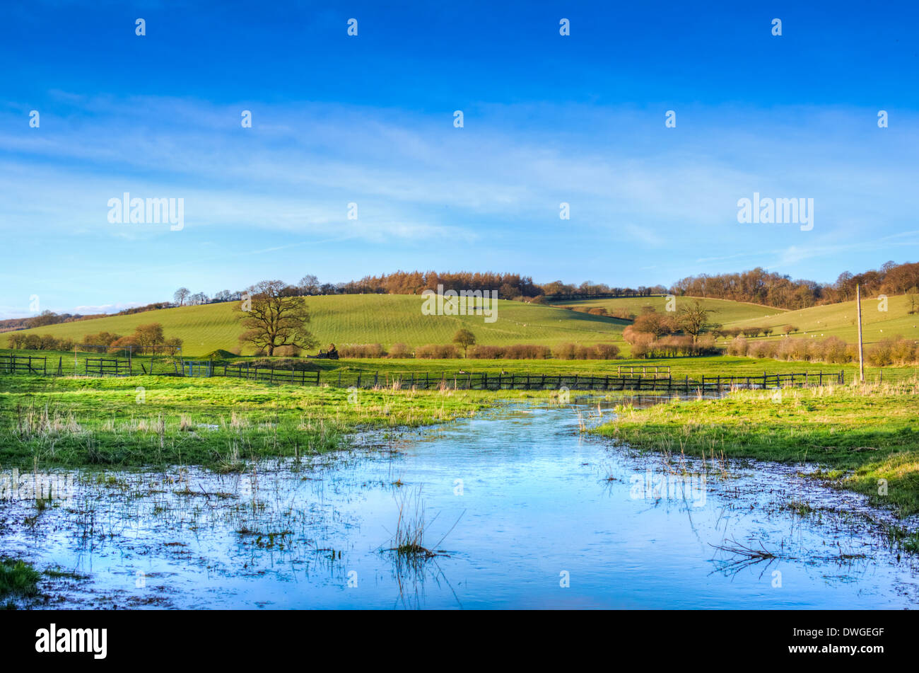 River with sky hi-res stock photography and images - Alamy