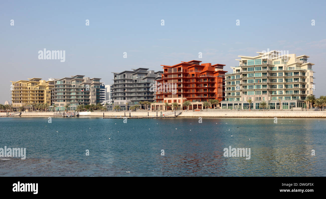 Manama bahrain buildings hi-res stock photography and images - Alamy