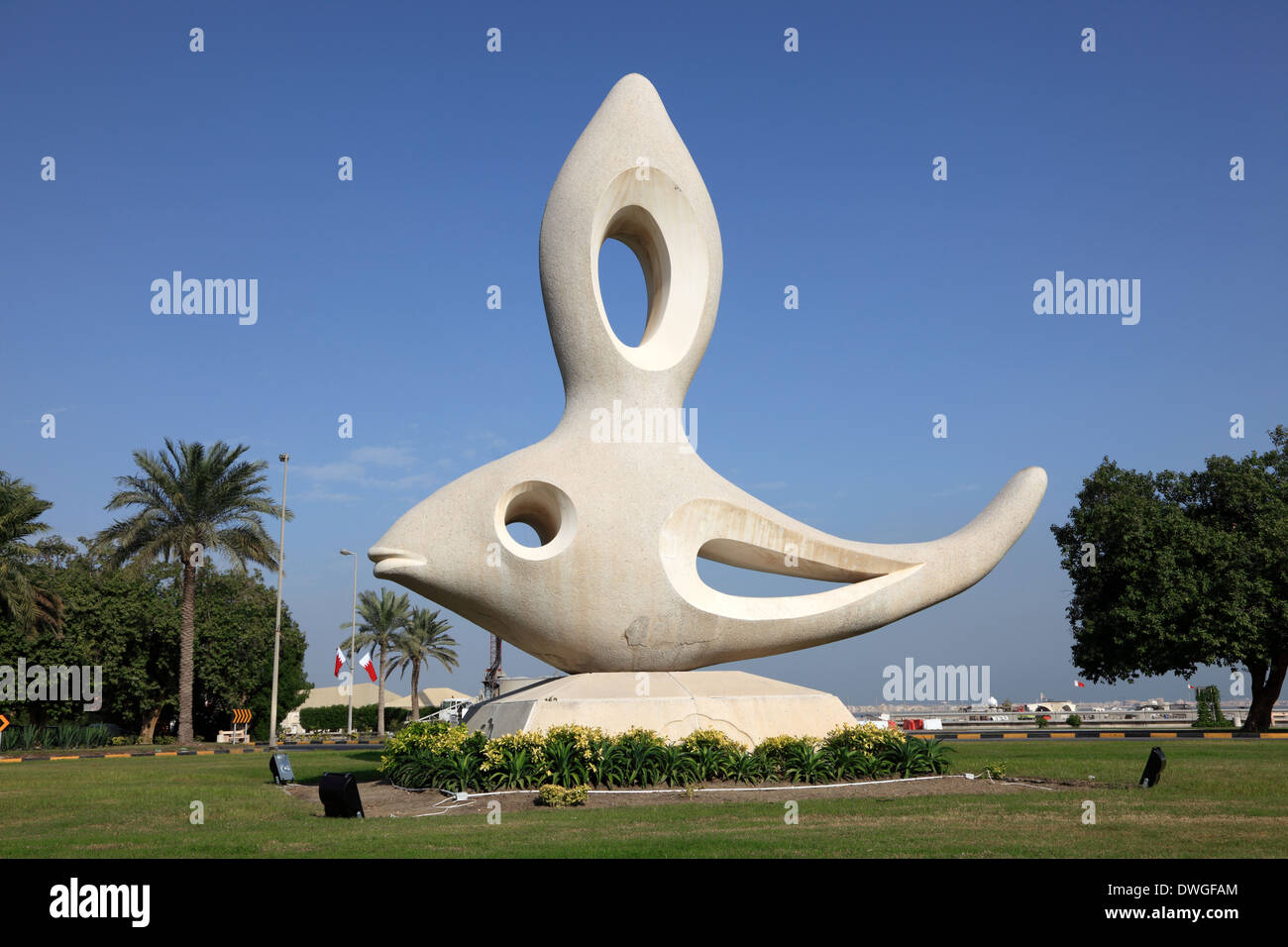 Manama bahrain statue hi-res stock photography and images - Alamy