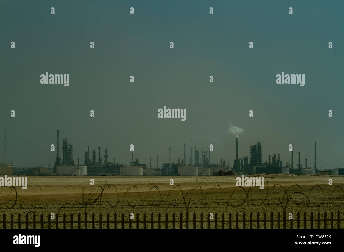 Doha qatar desert hi-res stock photography and images - Alamy