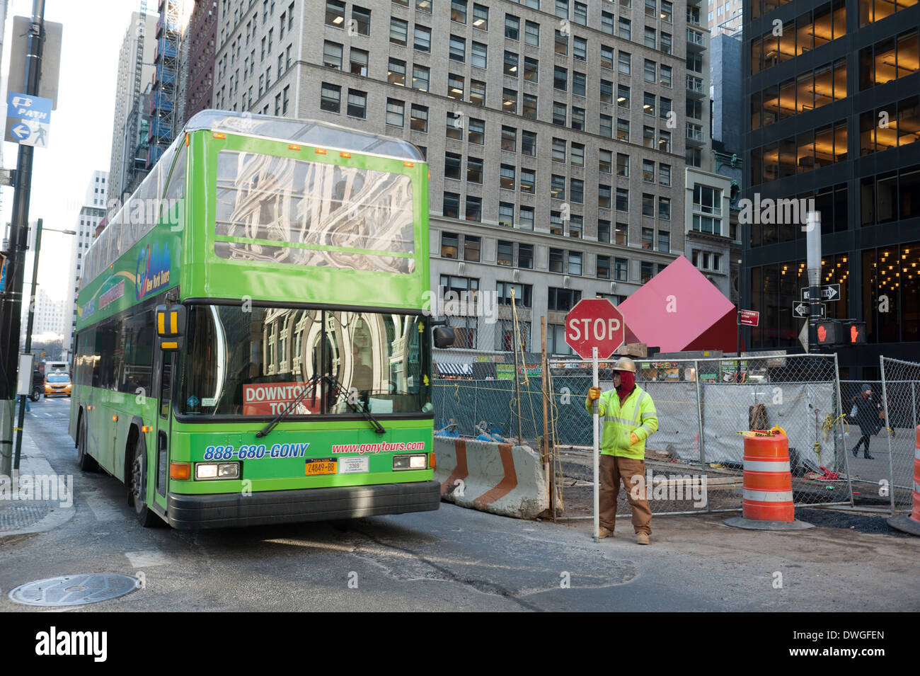 Bus manhattan broadway construction hi-res stock photography and images ...
