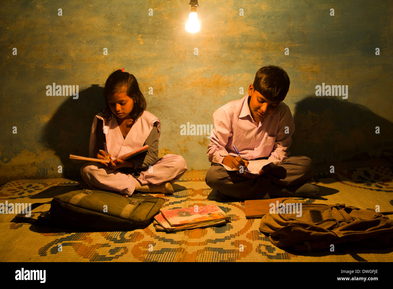 Student night study hi-res stock photography and images - Alamy