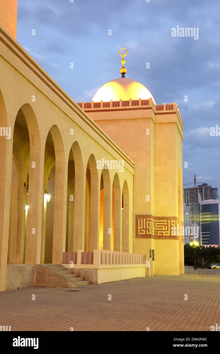 Manama bahrain mosque hi-res stock photography and images - Alamy