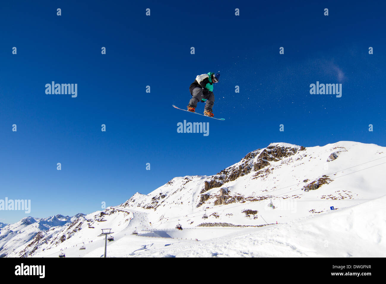 Skiier hi-res stock photography and images - Alamy