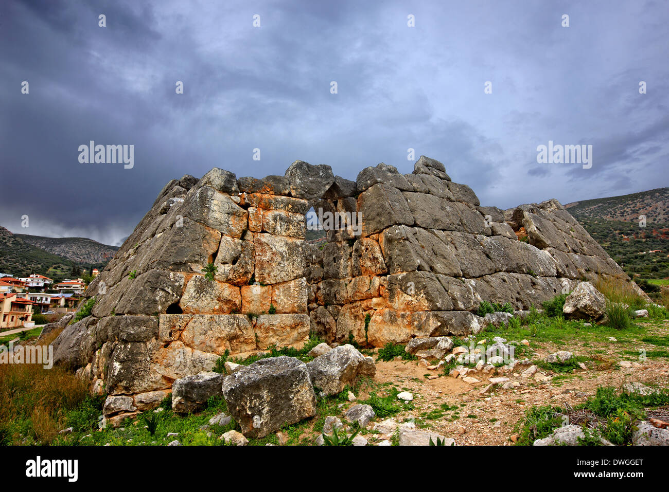 The mysterious "Pyramid" of Hellinikon ("Eliniko") village, Argos ...