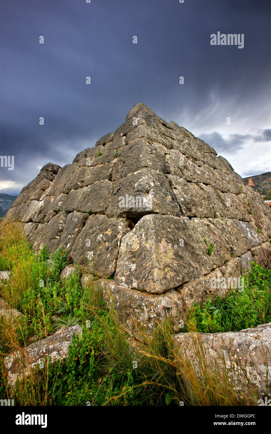 The mysterious "Pyramid" of Hellinikon ("Eliniko") village, Argos ...