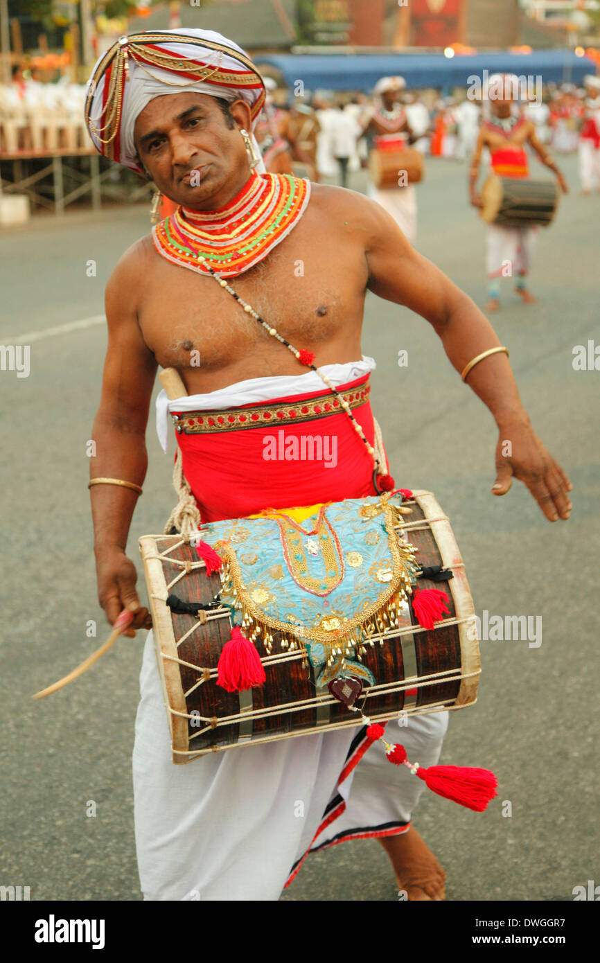 Sri Lanka; Colombo, Navam Perahera, festival, musician, drummer Stock ...
