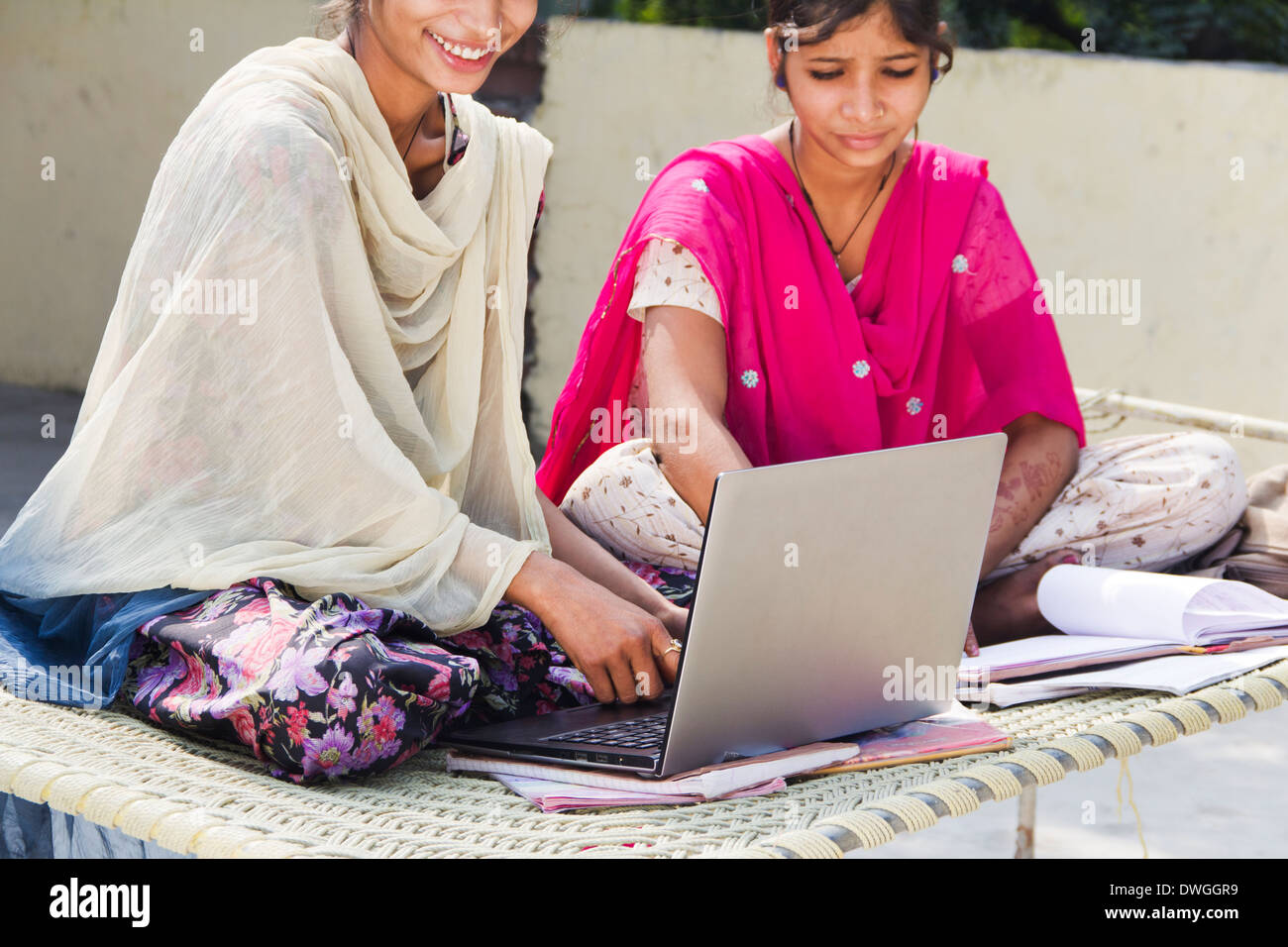 India students computers hi-res stock photography and images - Alamy