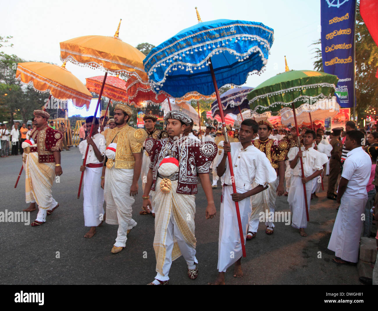 Sri Lanka; Colombo, Navam Perahera, festival, procession, people Stock ...