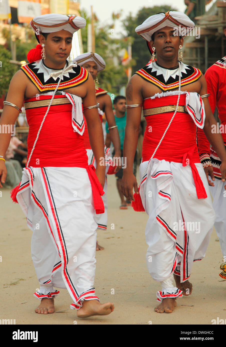 Sri lanka men hi-res stock photography and images - Alamy