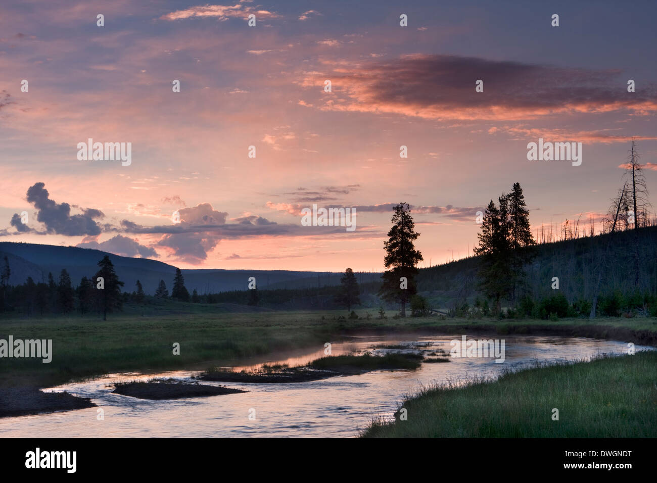 Morning river sunrise hi-res stock photography and images - Alamy