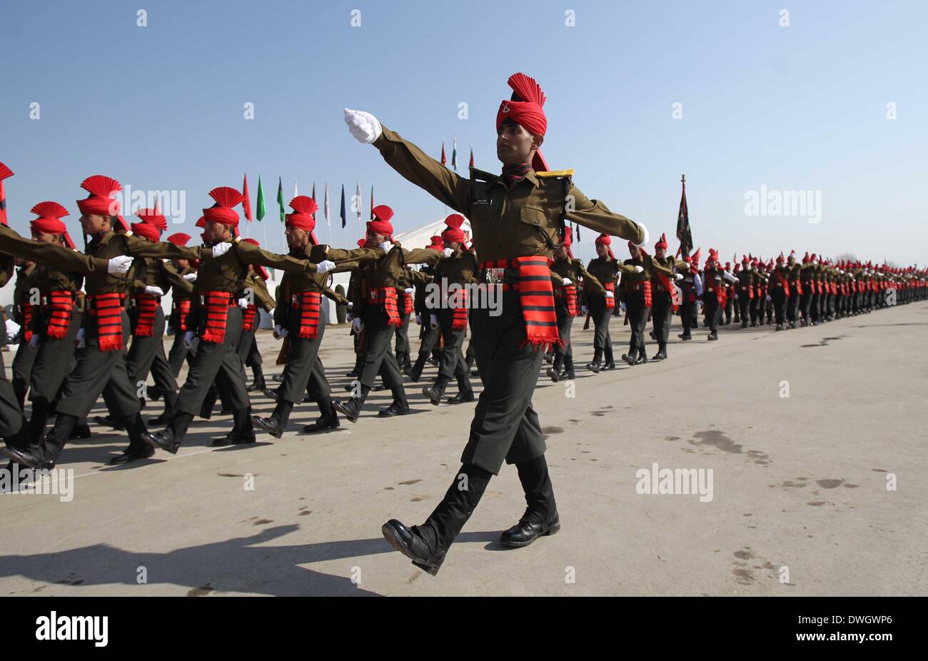 Srinagar, Indian-controlled Kashmir. 8th Mar, 2014. Recruits of Indian ...