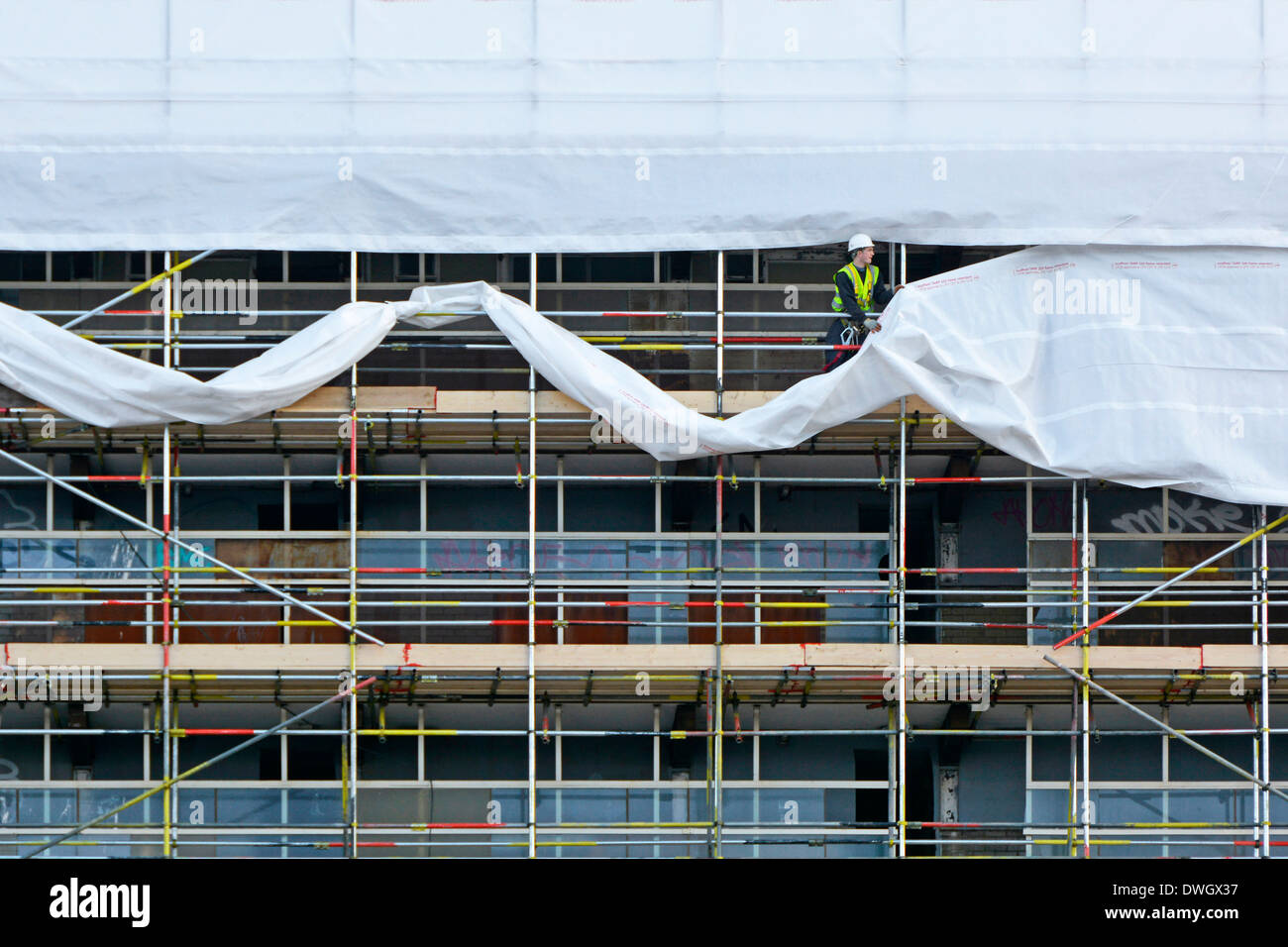 Scaffolder scaffolding scaffold hi-res stock photography and images - Alamy