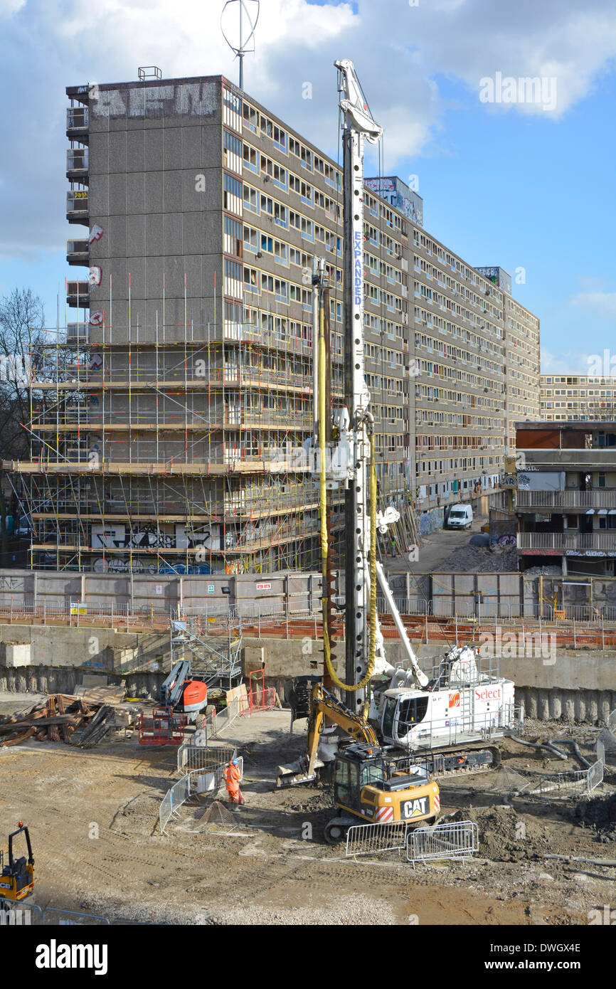 Scaffold rig hi-res stock photography and images - Alamy