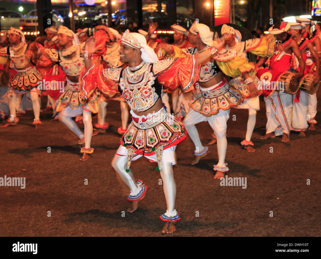 Sri Lanka; Colombo, Navam Perahera, festival, dancers Stock Photo - Alamy