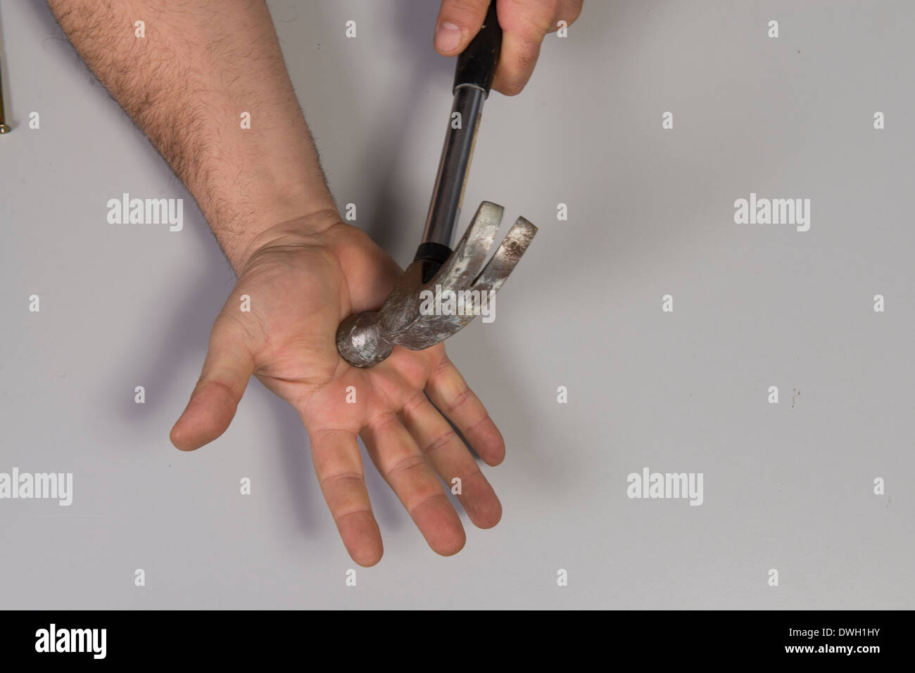 Hammer smash hi-res stock photography and images - Alamy