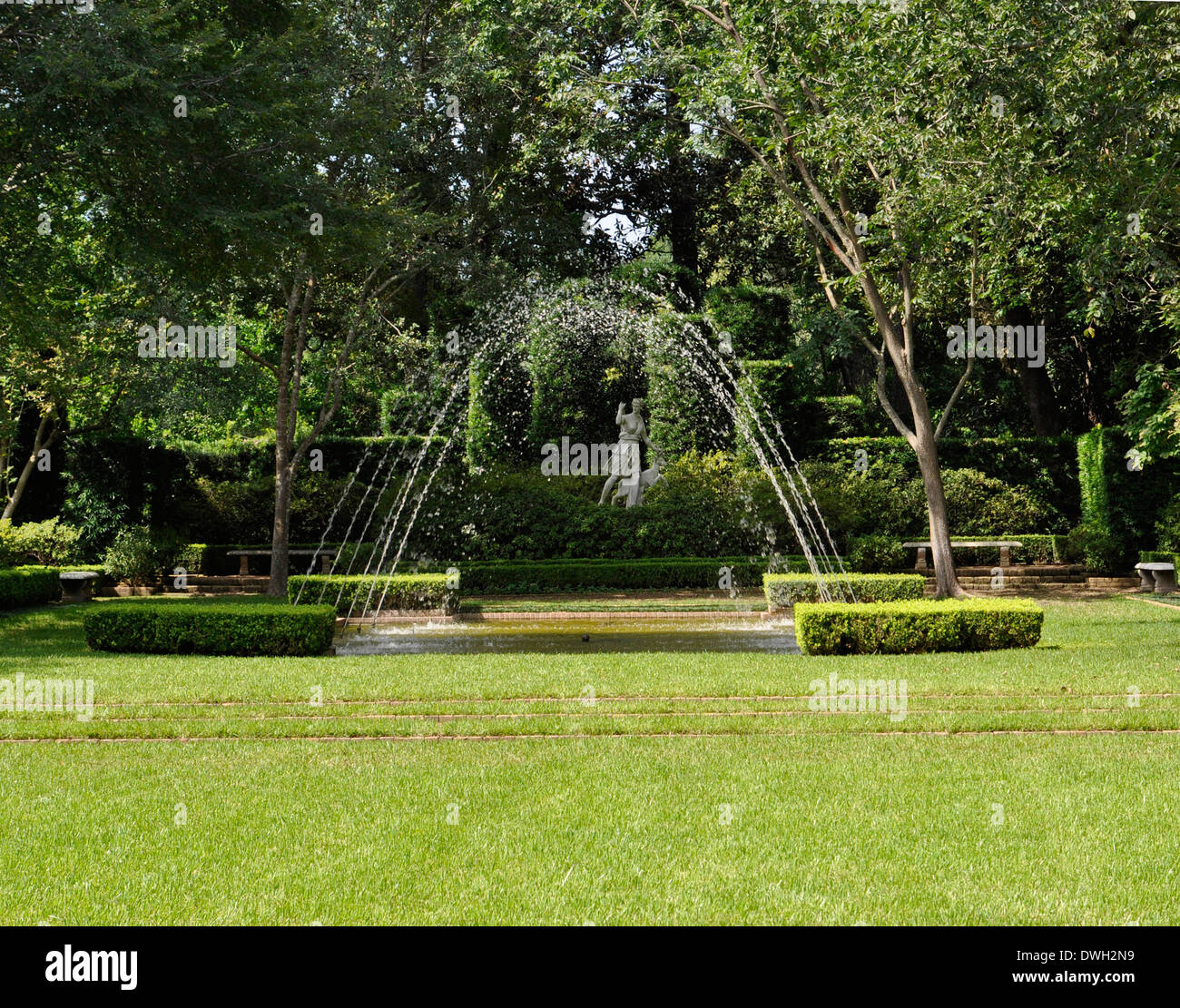 formal garden with statuary and fountain Stock Photo - Alamy formal garden with statuary and fountain Stock Photo - Alamy