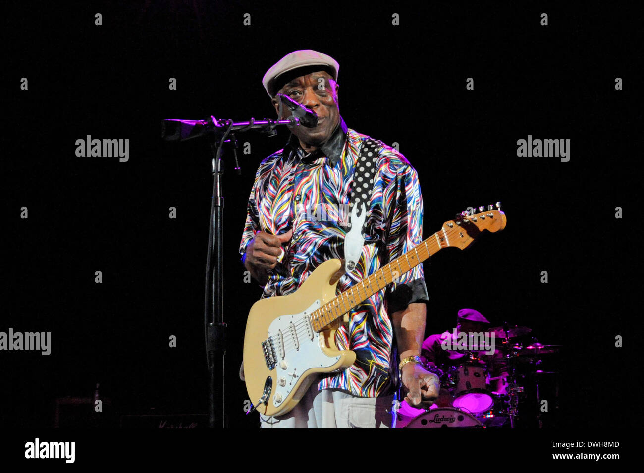 Buddy guy performs in hi-res stock photography and images - Alamy