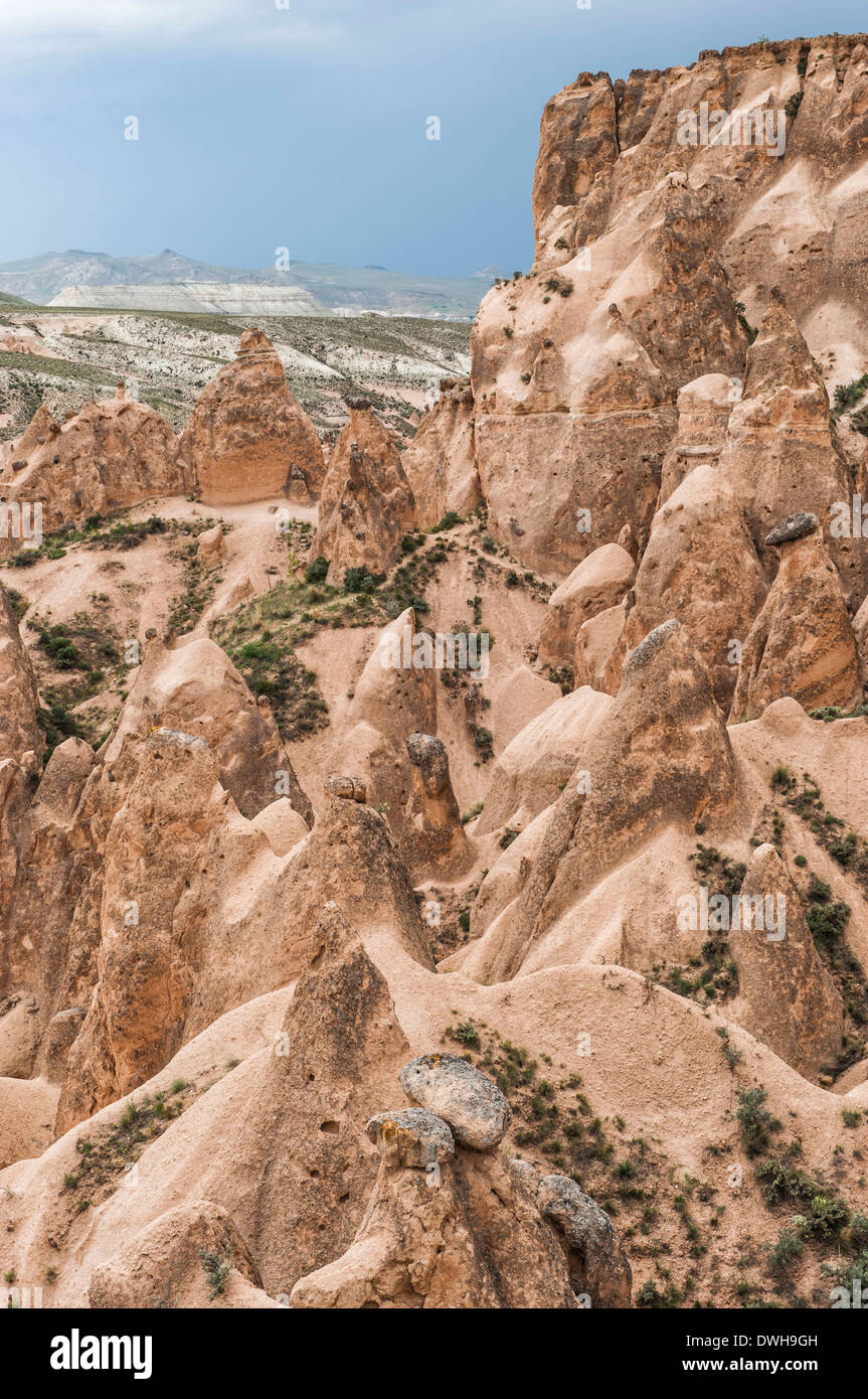 Vertical shot rock formation hi-res stock photography and images - Alamy
