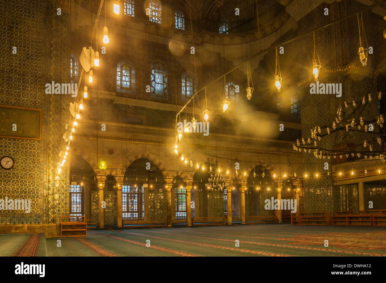 Yeni cami hi-res stock photography and images - Alamy