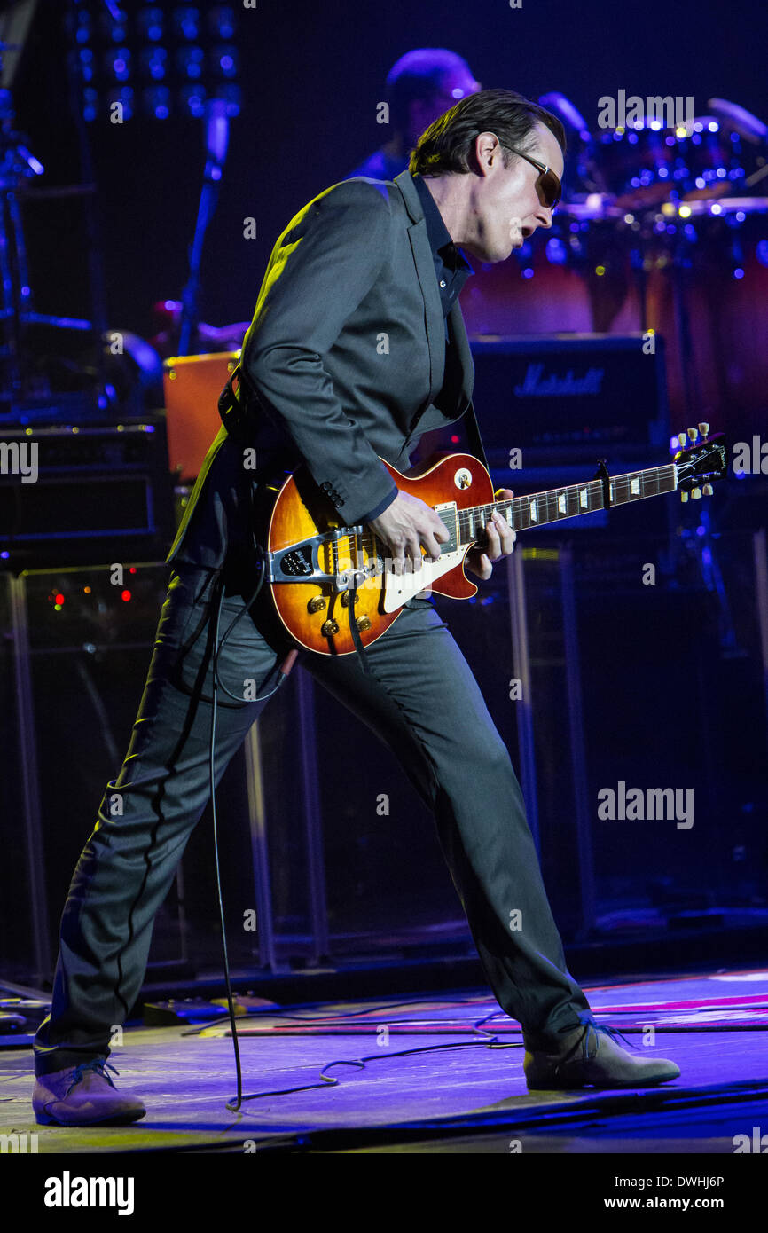 Carmine rojas hi-res stock photography and images - Alamy