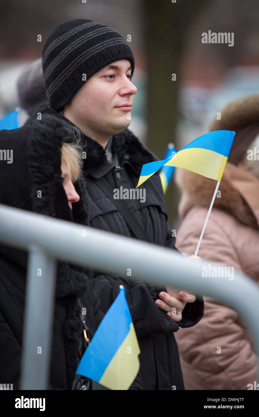 Peaceful demonstration for unity of Ukraine on Taras Shevchenko 200 ...