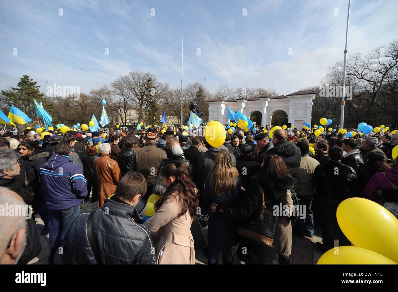 Simferopol, Ukraine's autonomous republic of Crimea. 9th Mar, 2014. People participate in a pro ...