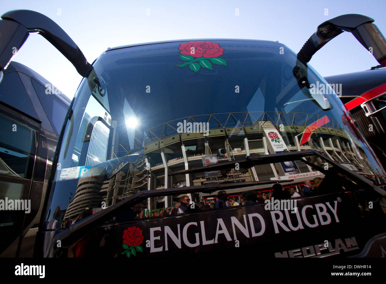 London welsh rugby team hi-res stock photography and images - Alamy