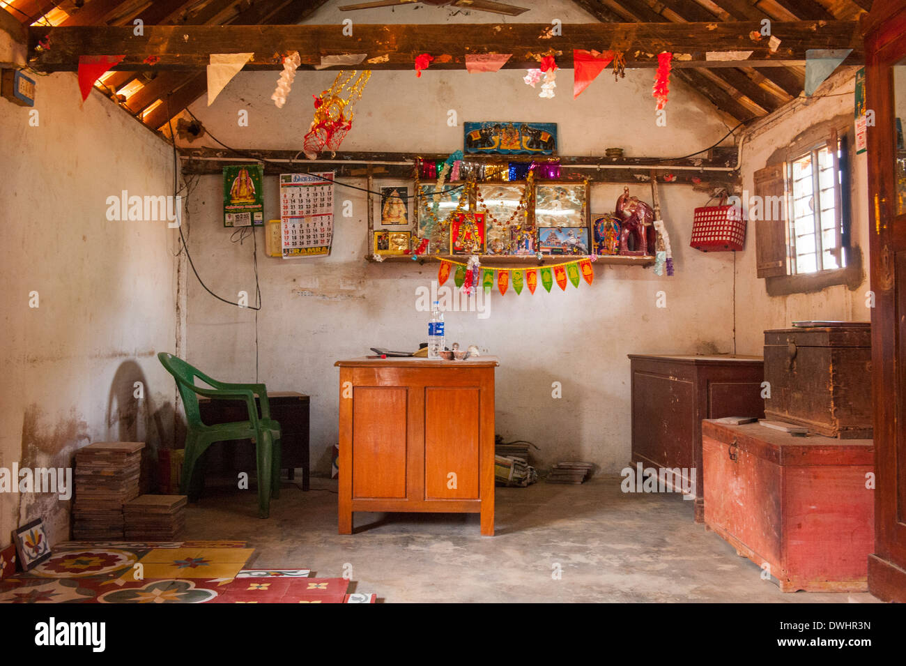 India Tamil Nadu Chettinad Karakaikudi hand made tile tiles factory ...