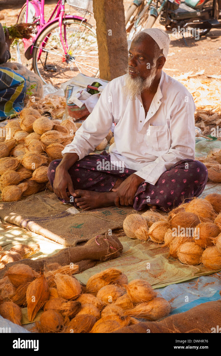 Portrait old tamil man gray hi-res stock photography and images - Alamy