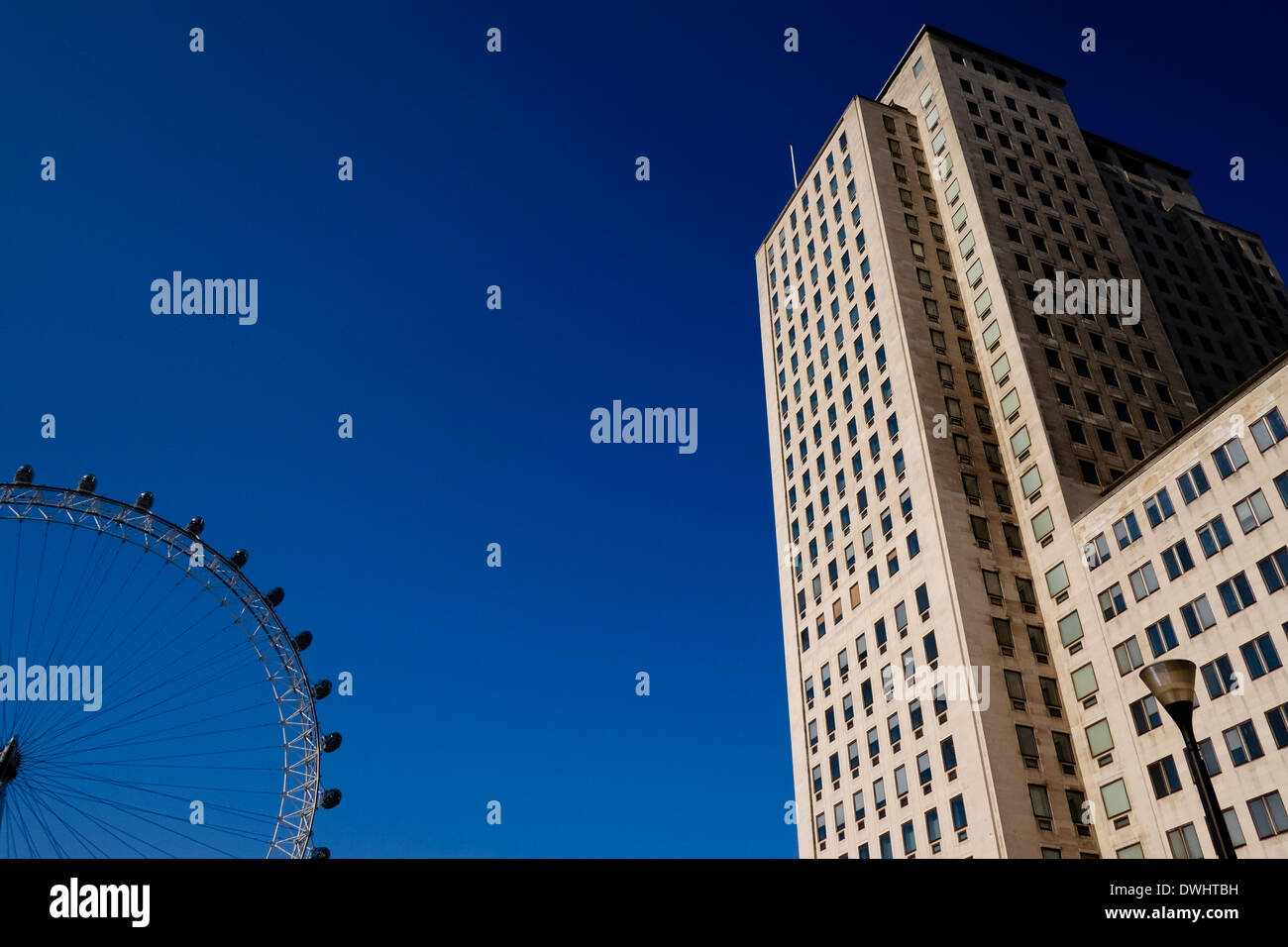 The Shell Building Stock Photo - Alamy