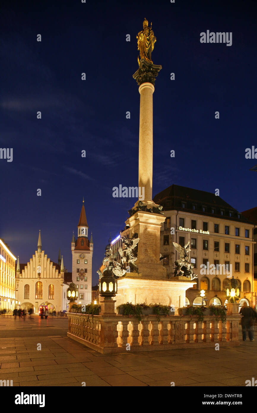The Mariensaule or Mary's Column (1638), and the Altes Rathaus or Old ...