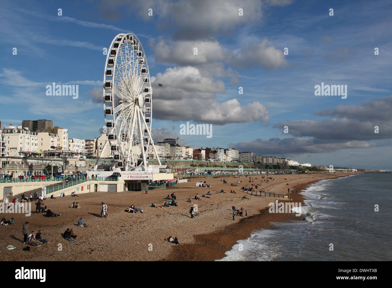 Beachfront brighton hi-res stock photography and images - Alamy