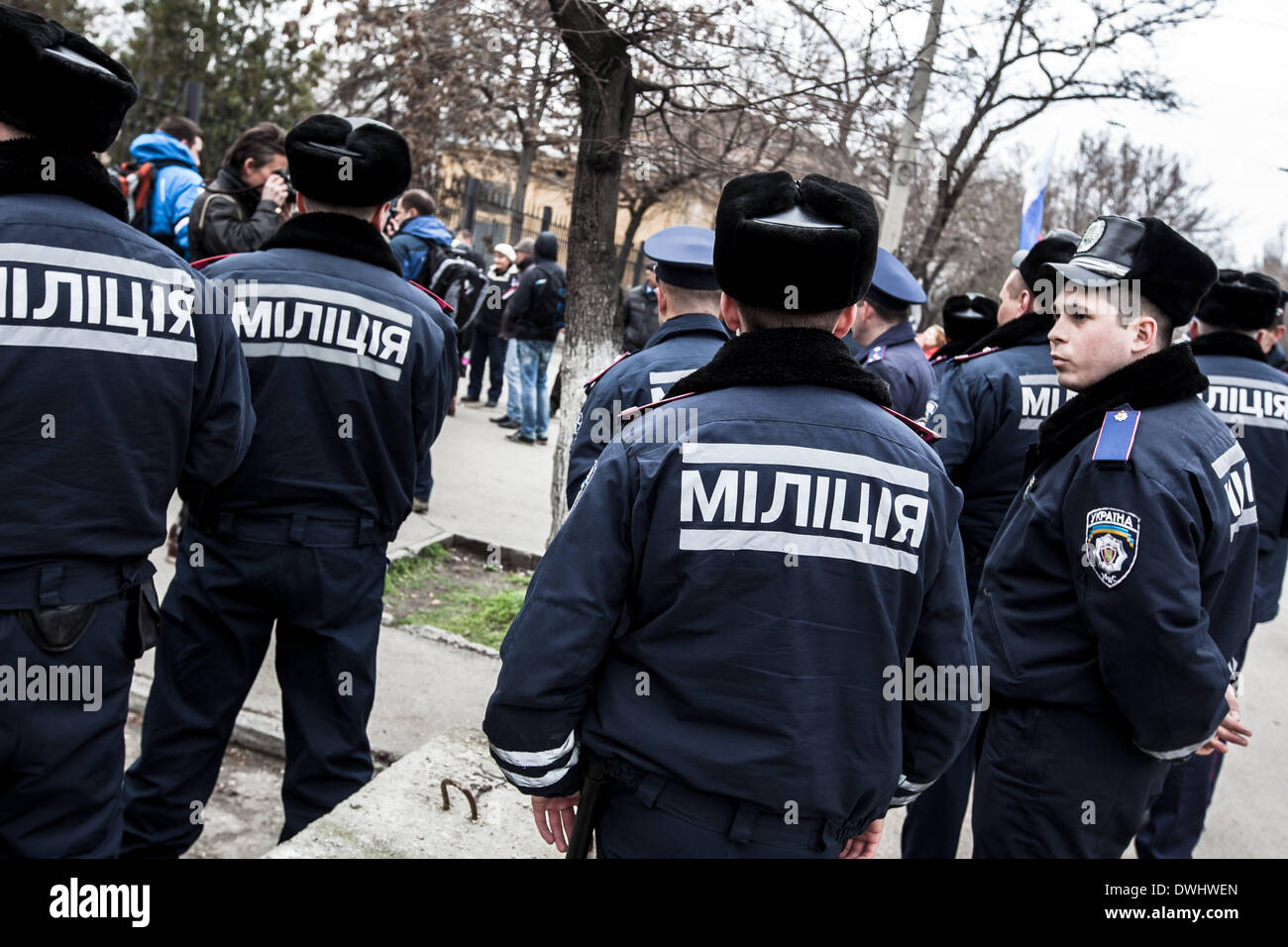 Ukraine conflict police pro russia hi-res stock photography and images ...