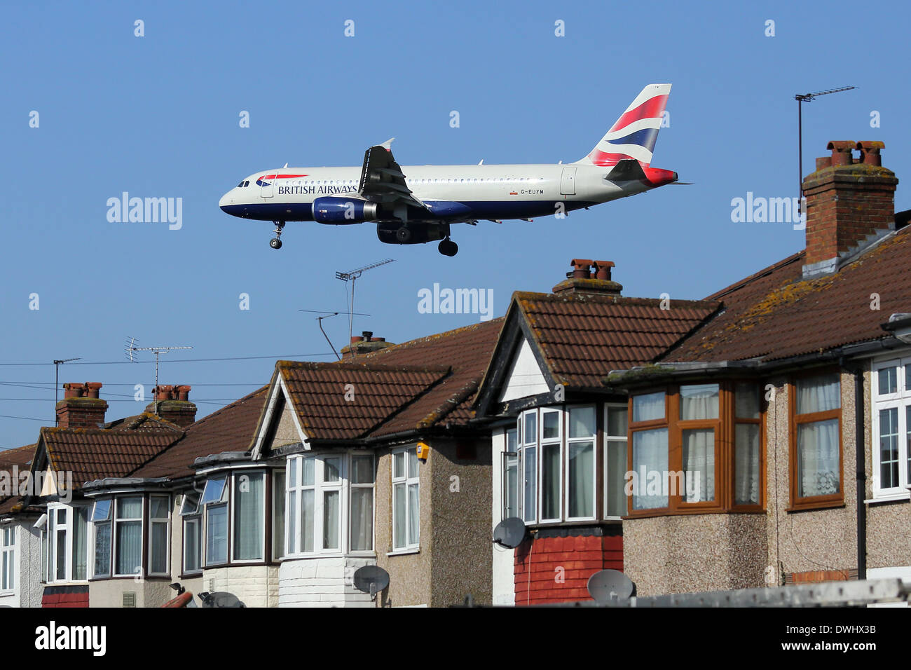 Landing At Heathrow Airport High Resolution Stock Photography and ...