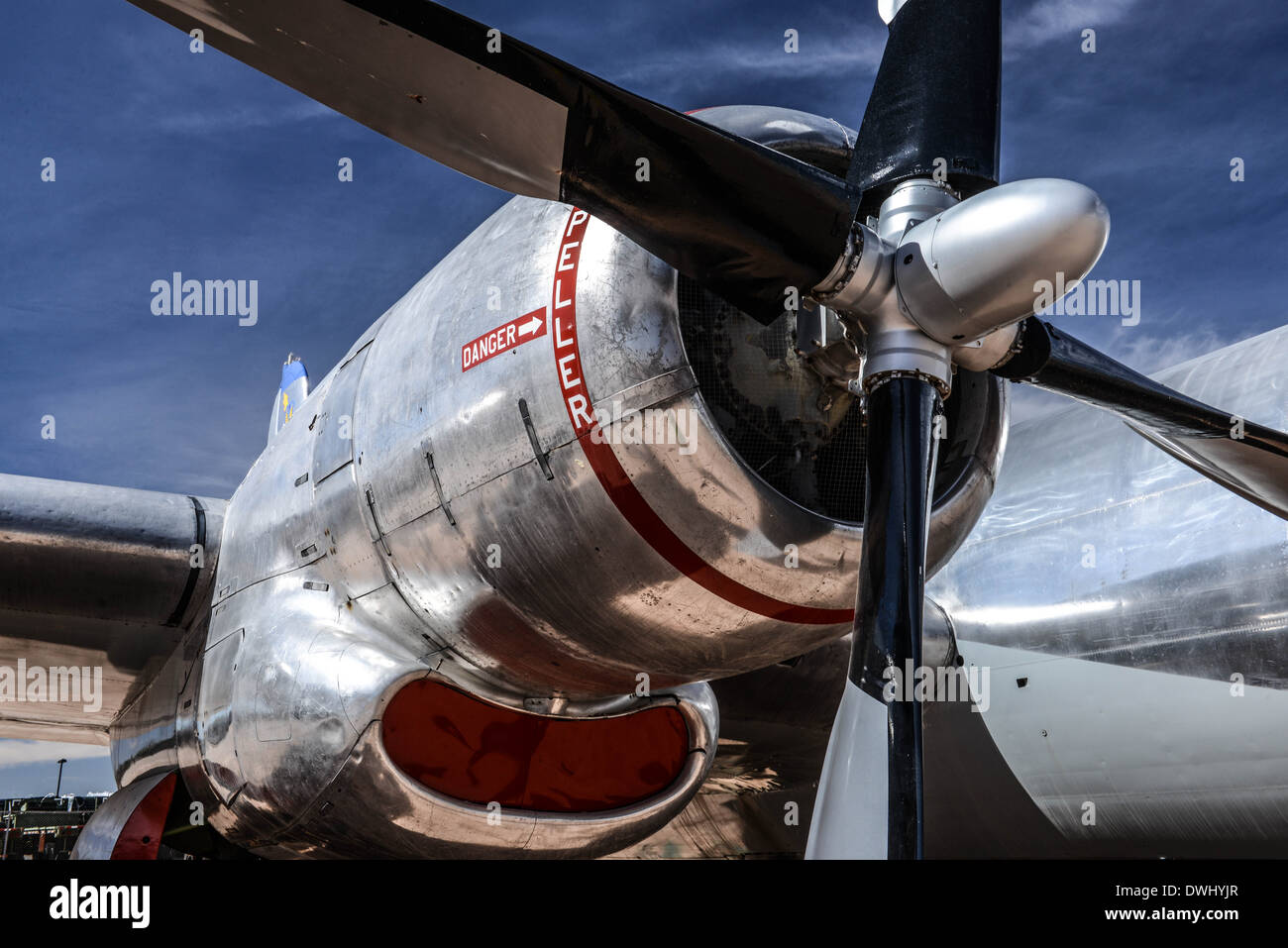 War engine hi-res stock photography and images - Alamy