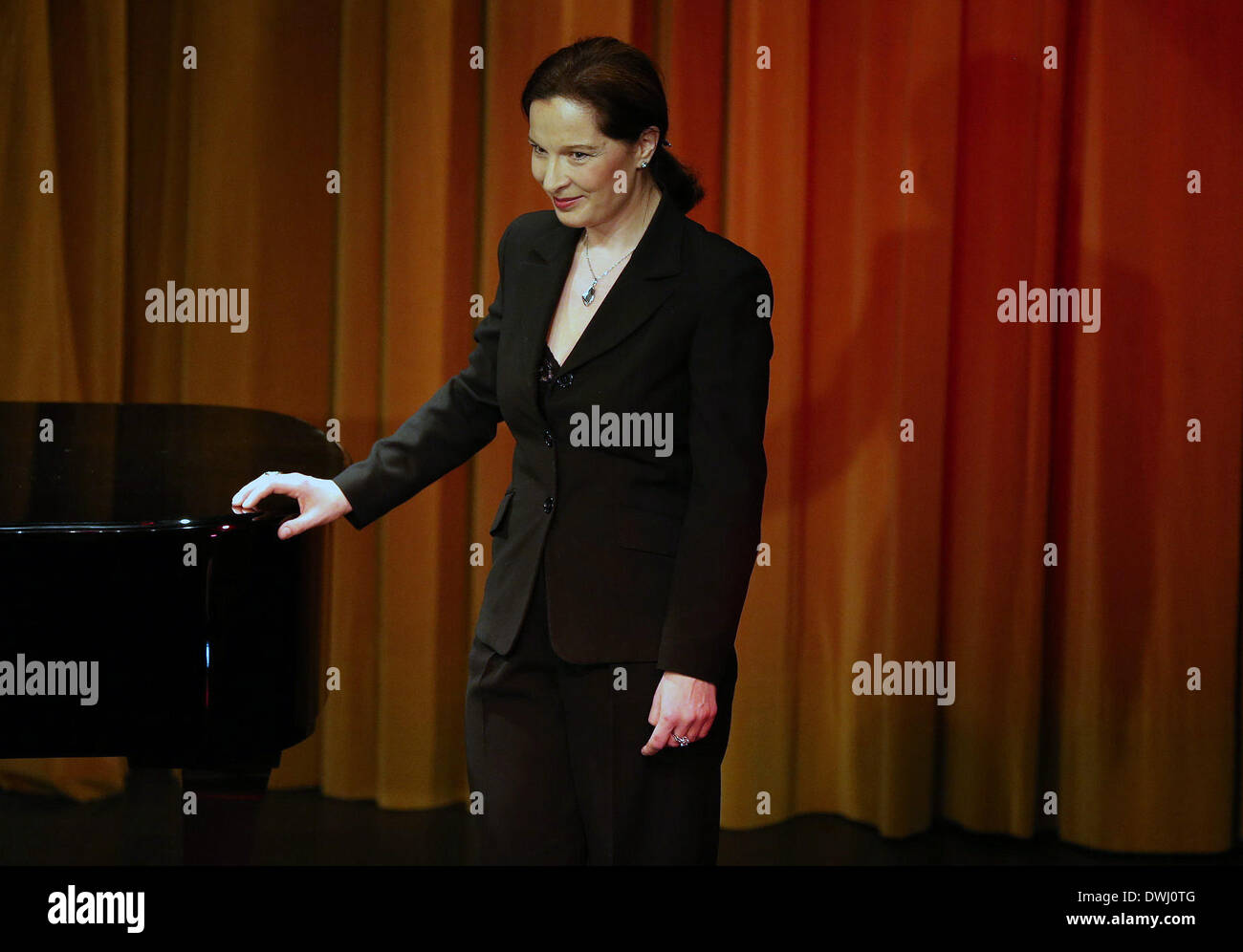Frankfurt, Germany. 9th Mar, 2014. German alto Ruth Zetzsche performs ...