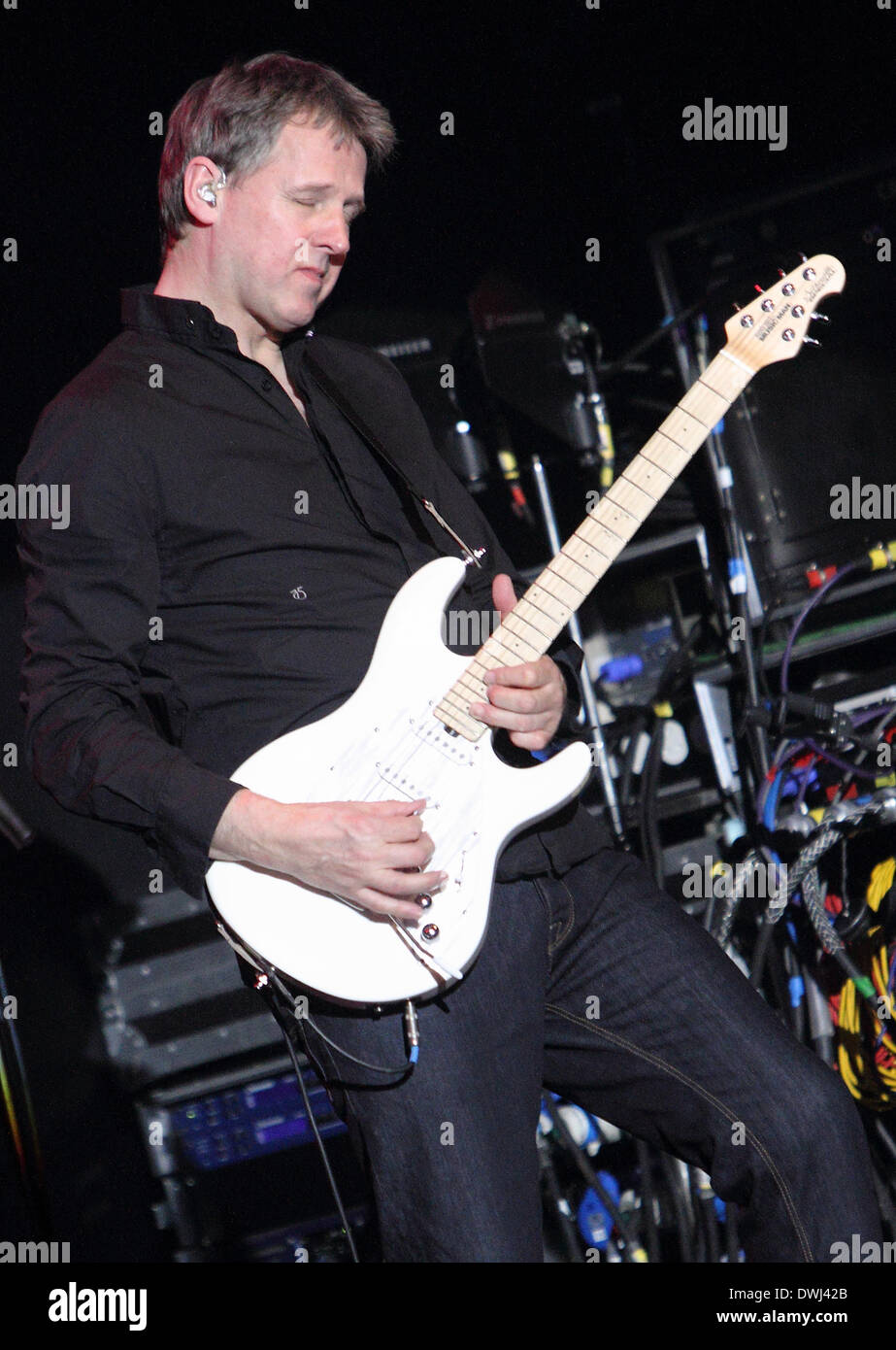 Genesis mike and the mechanics hi-res stock photography and images - Alamy