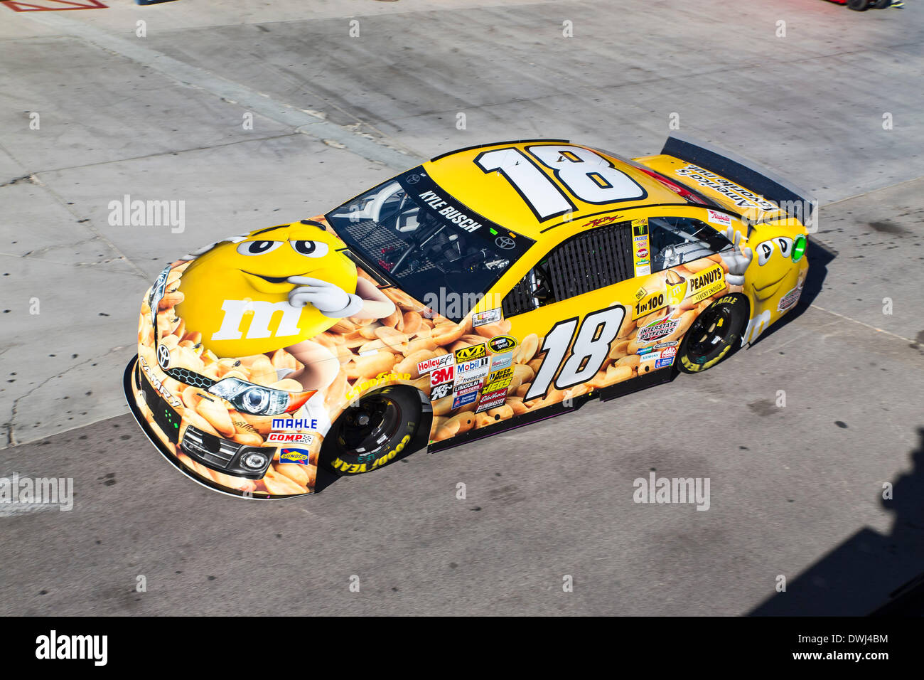 Kyle busch car hi-res stock photography and images - Alamy