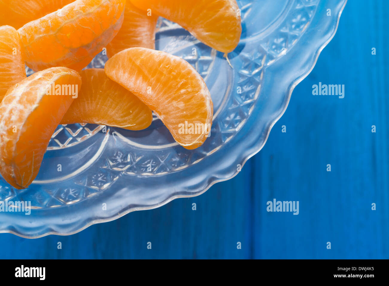 mandarin orange sections in a glass tray Stock Photo - Alamy