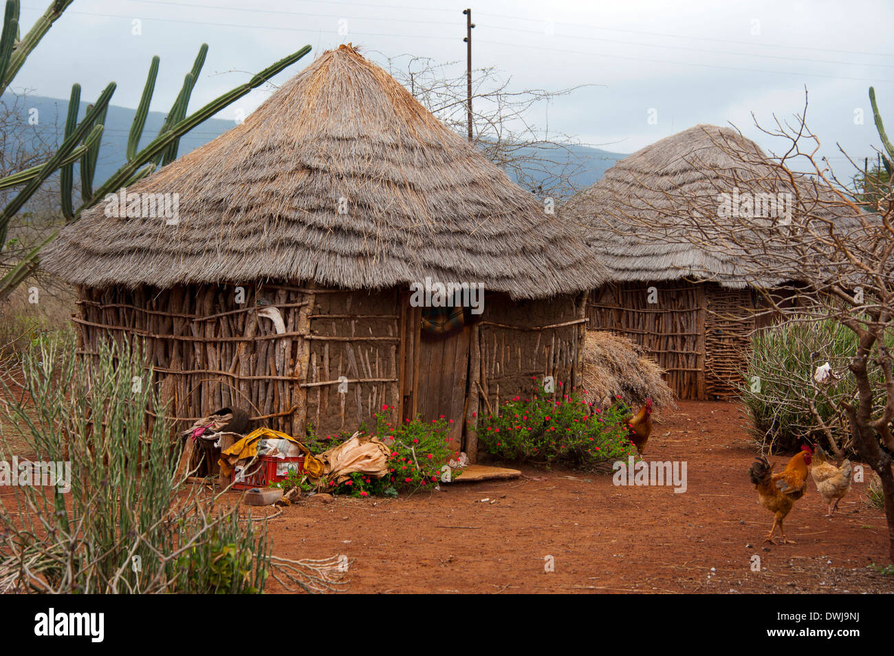 Round hut hi-res stock photography and images - Alamy