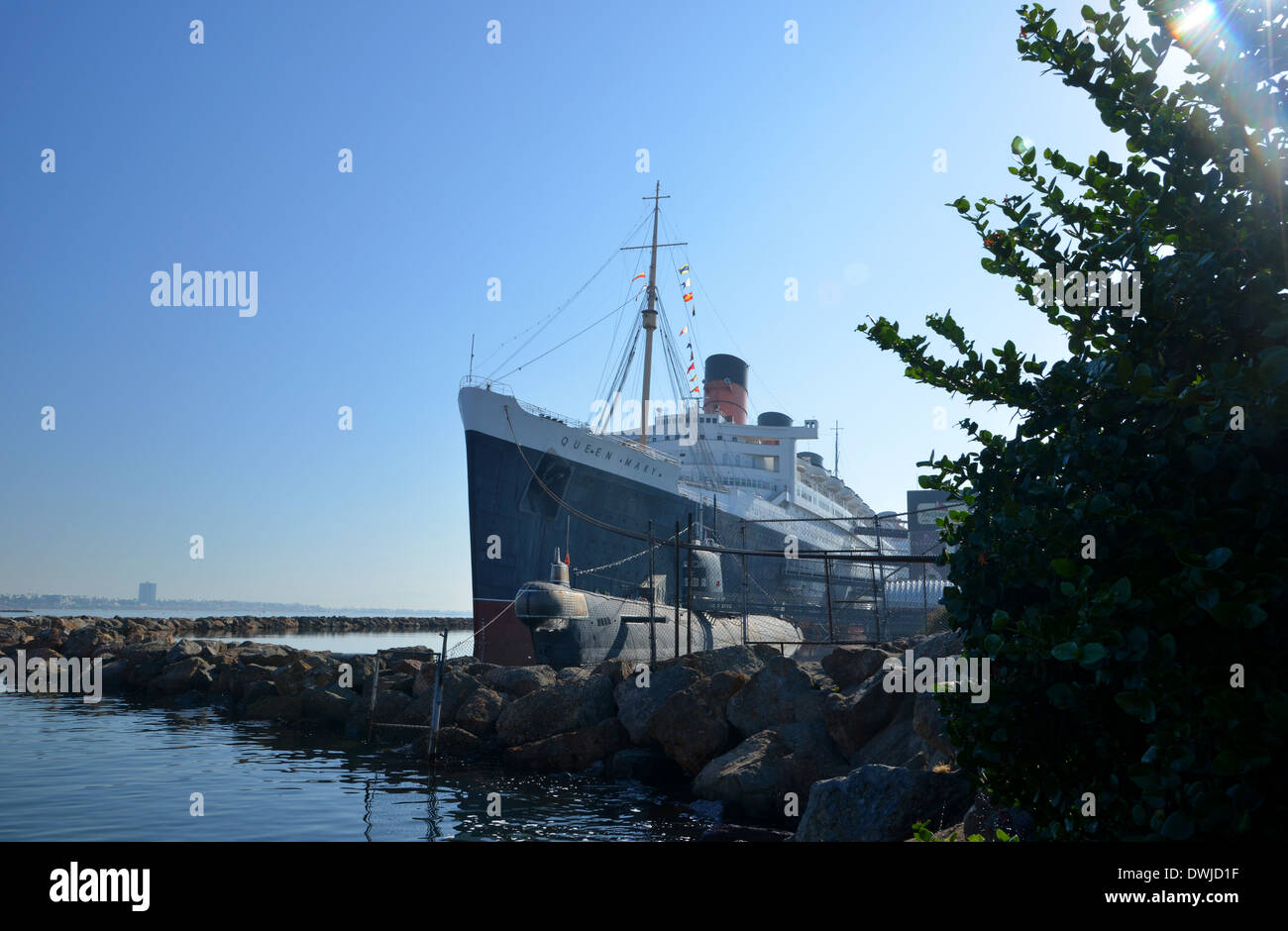 Queen mary ship russian submarine hi-res stock photography and images ...