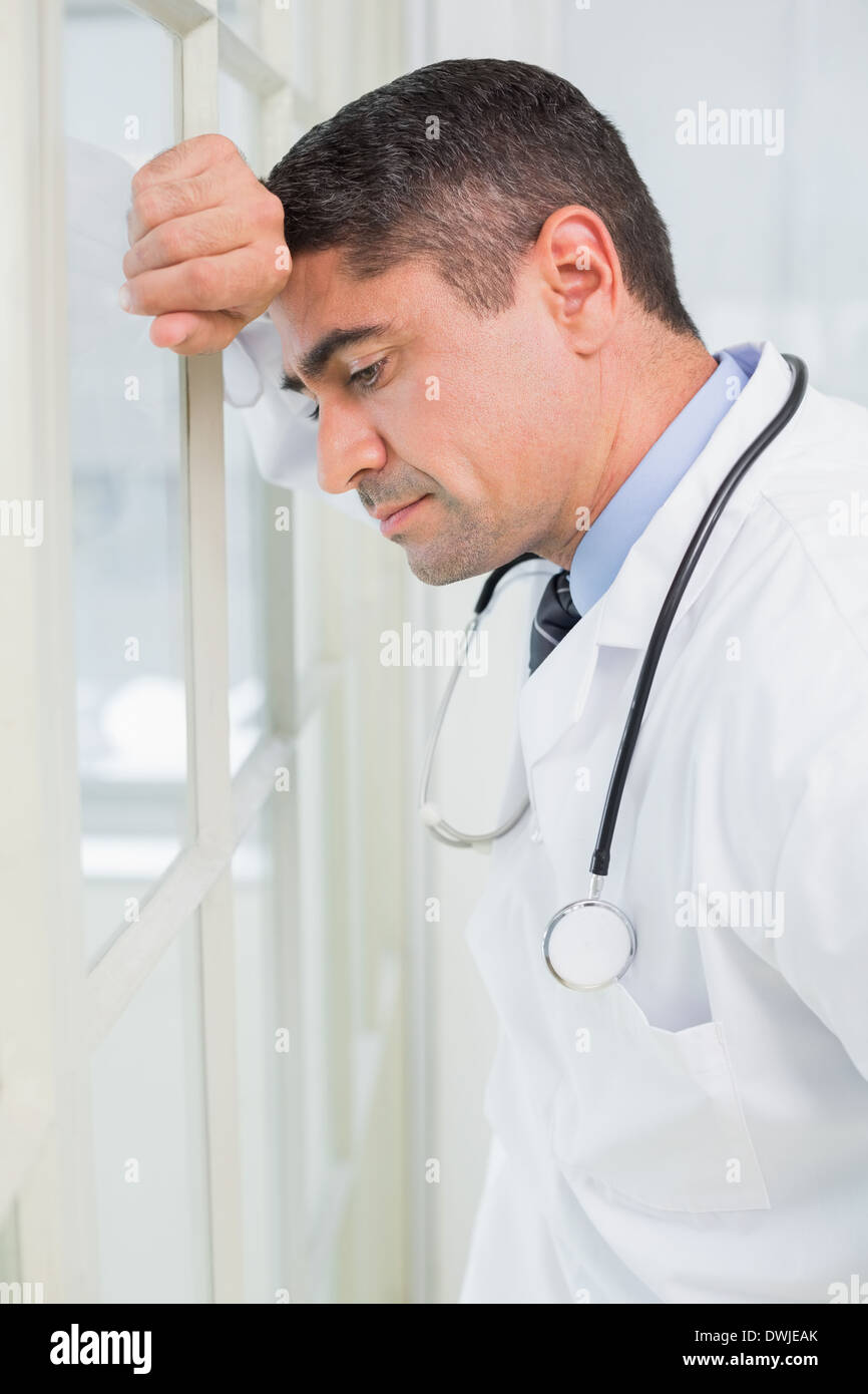 Side view handsome doctor hi-res stock photography and images - Alamy