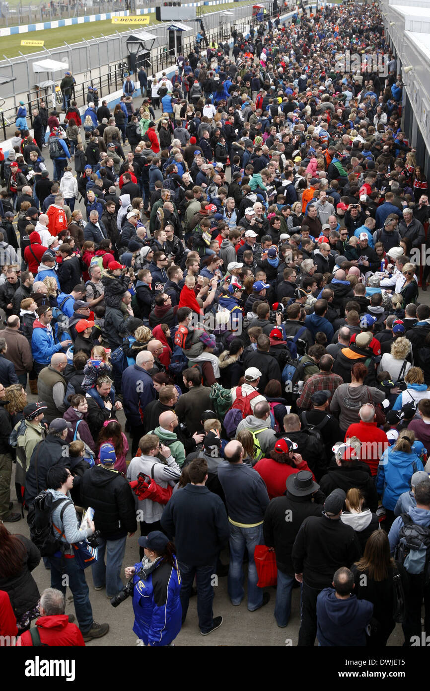 Spectator spectators fan fans hi-res stock photography and images - Alamy