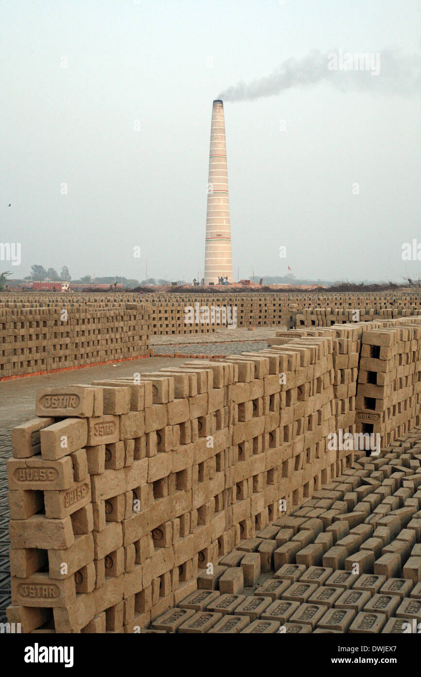 Brickfield and india hi-res stock photography and images - Alamy