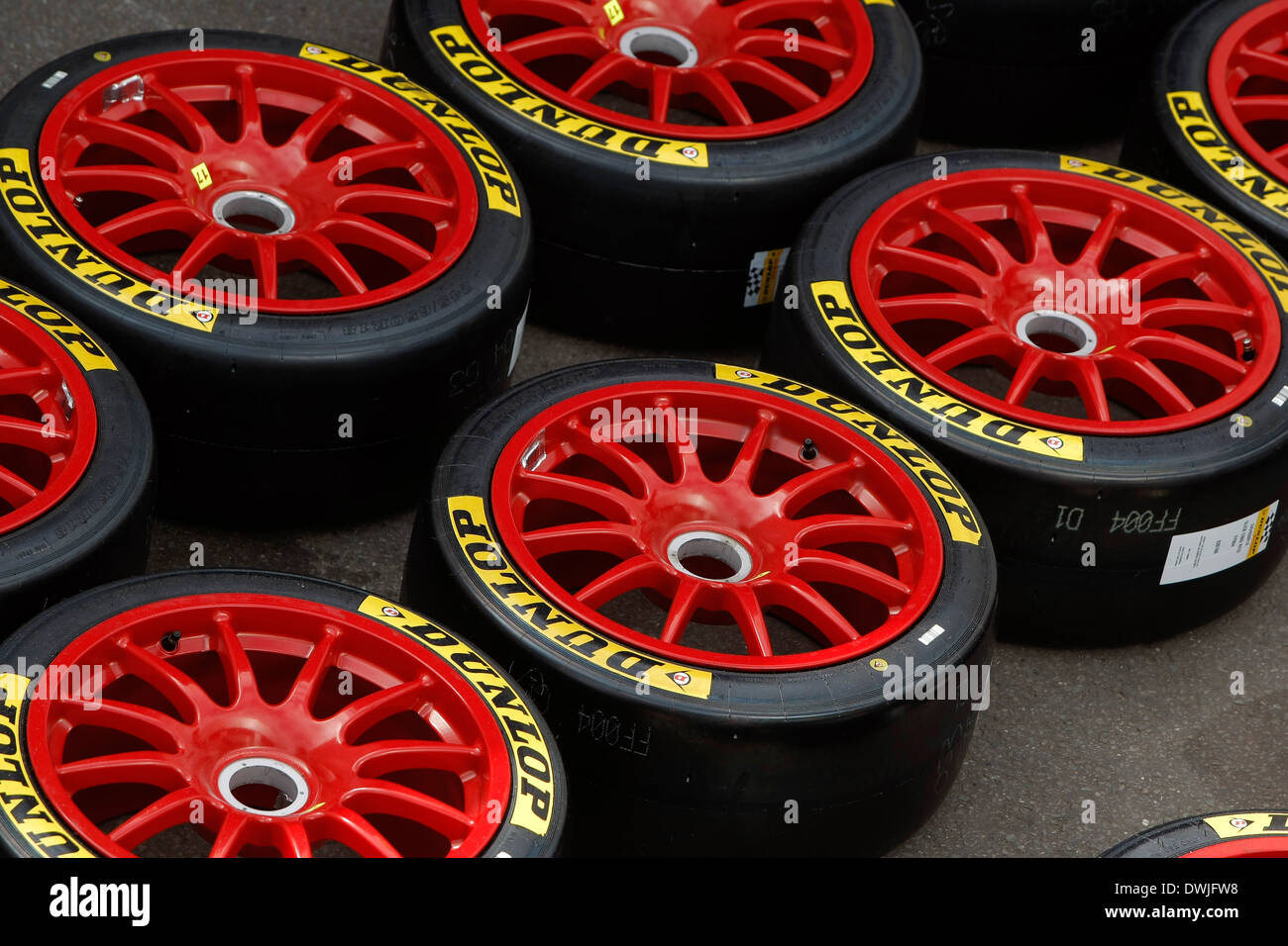 Dunlop tyres hi-res stock photography and images - Alamy